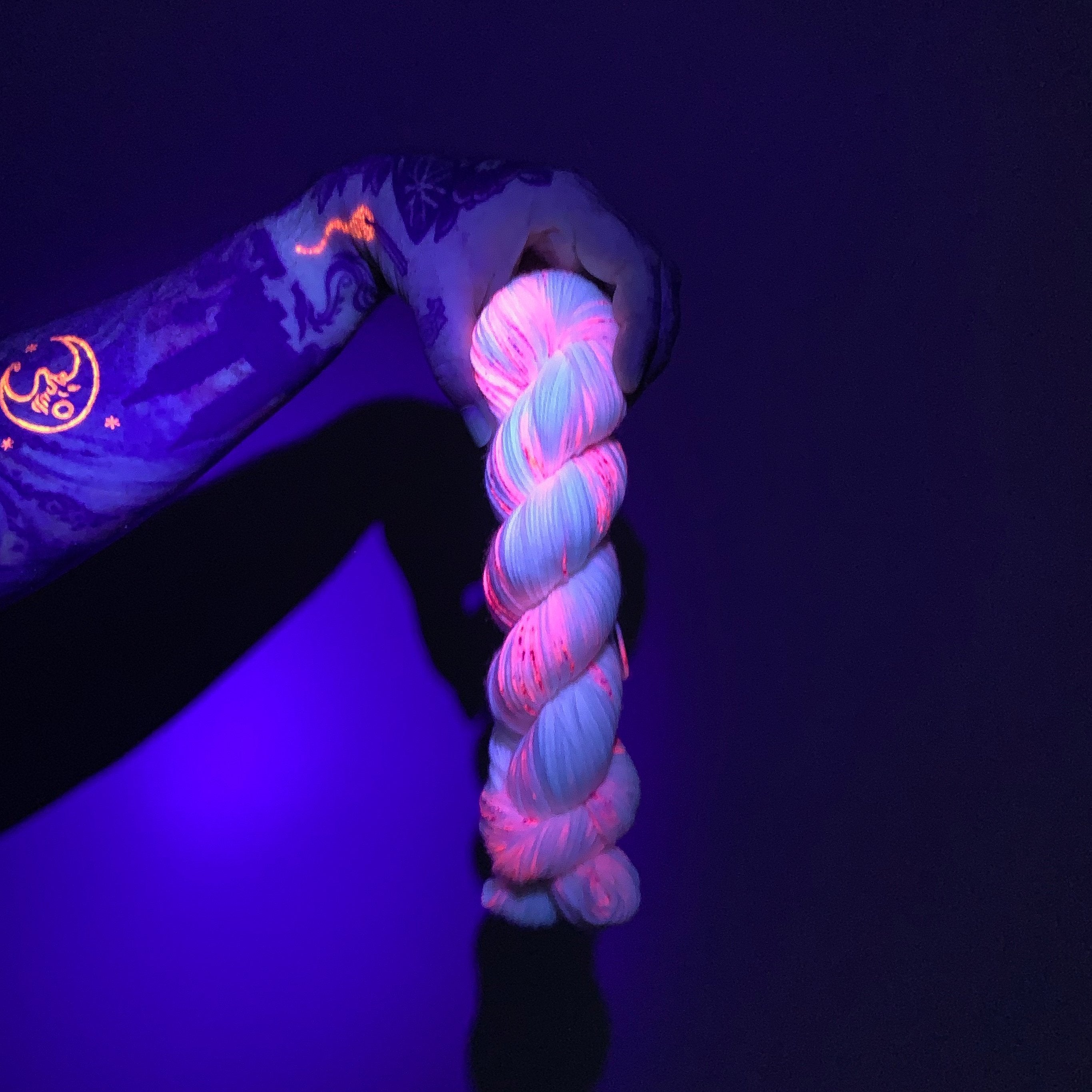 UV Reactive Yarns – Black Squirrel Yarns